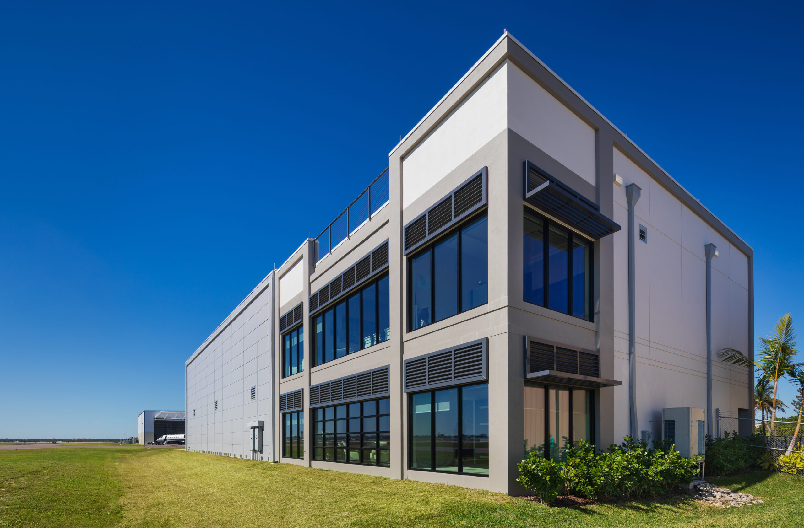 Naples Airport Hanger - MHK Architecture