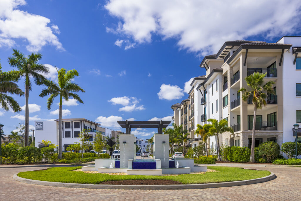 AC Hotel Naples 5th Avenue by Marriott - MHK Architecture